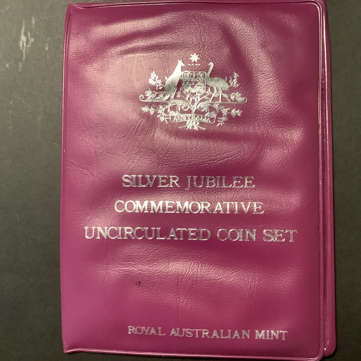 1977 Uncirculated Mint set Silver Jubilee. – Ensleigh Coins