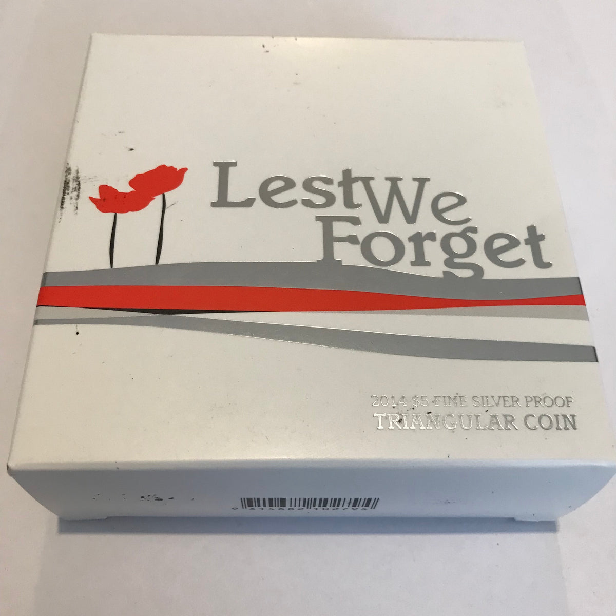 2014 $5 Fine Silver Proof Triangular Coin. Lest We Forget – Ensleigh Coins